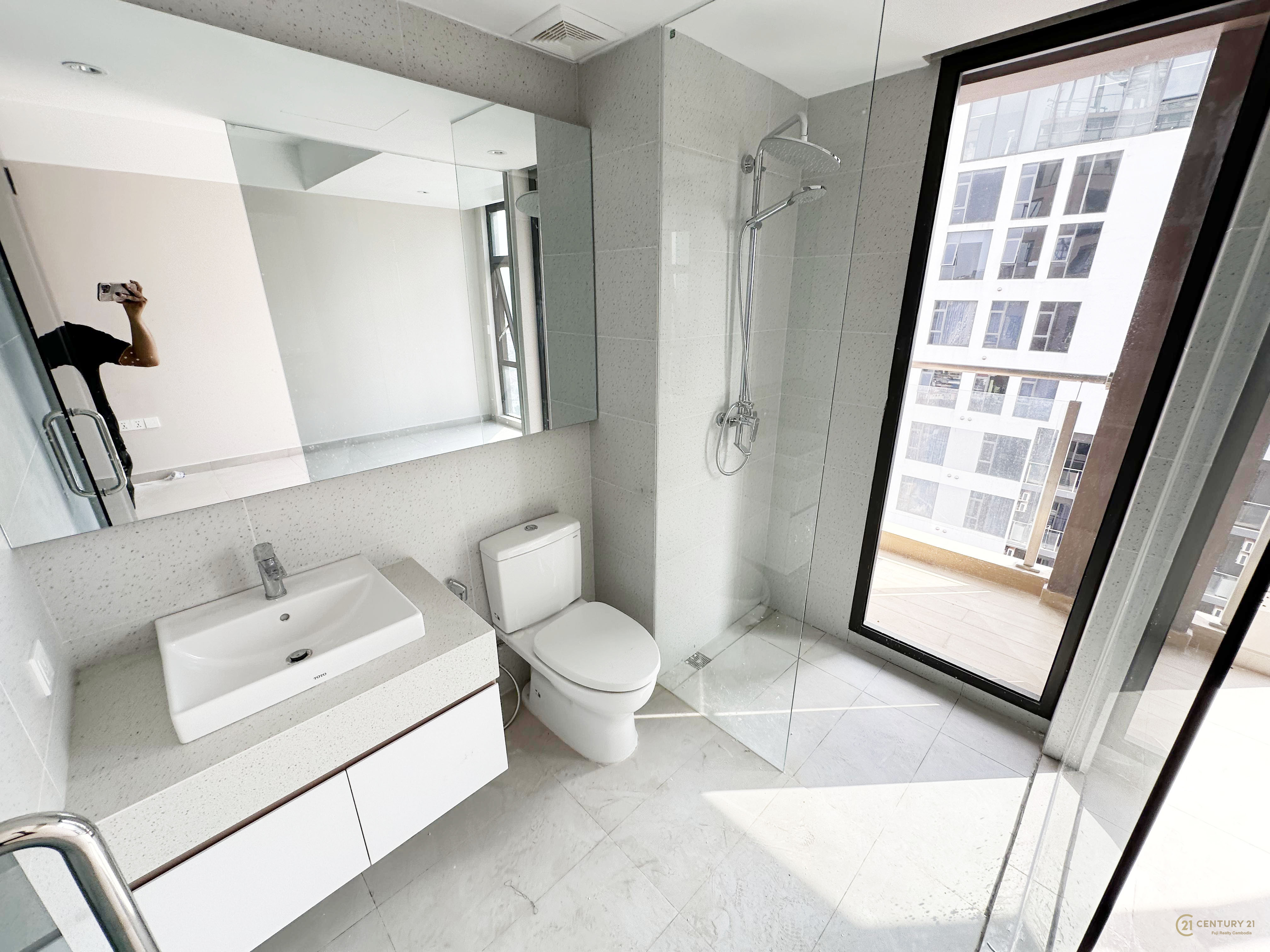 Modern Brand New Time Square 3 1bedroom unit for Sale on Higher - Fuji ...